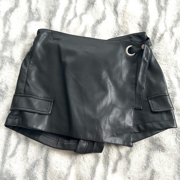 Forever 21 | Shorts | Stunning Leather Skort | Poshmark